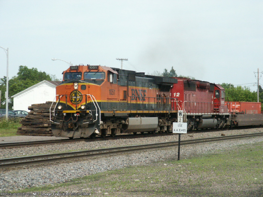 BNSF 1051